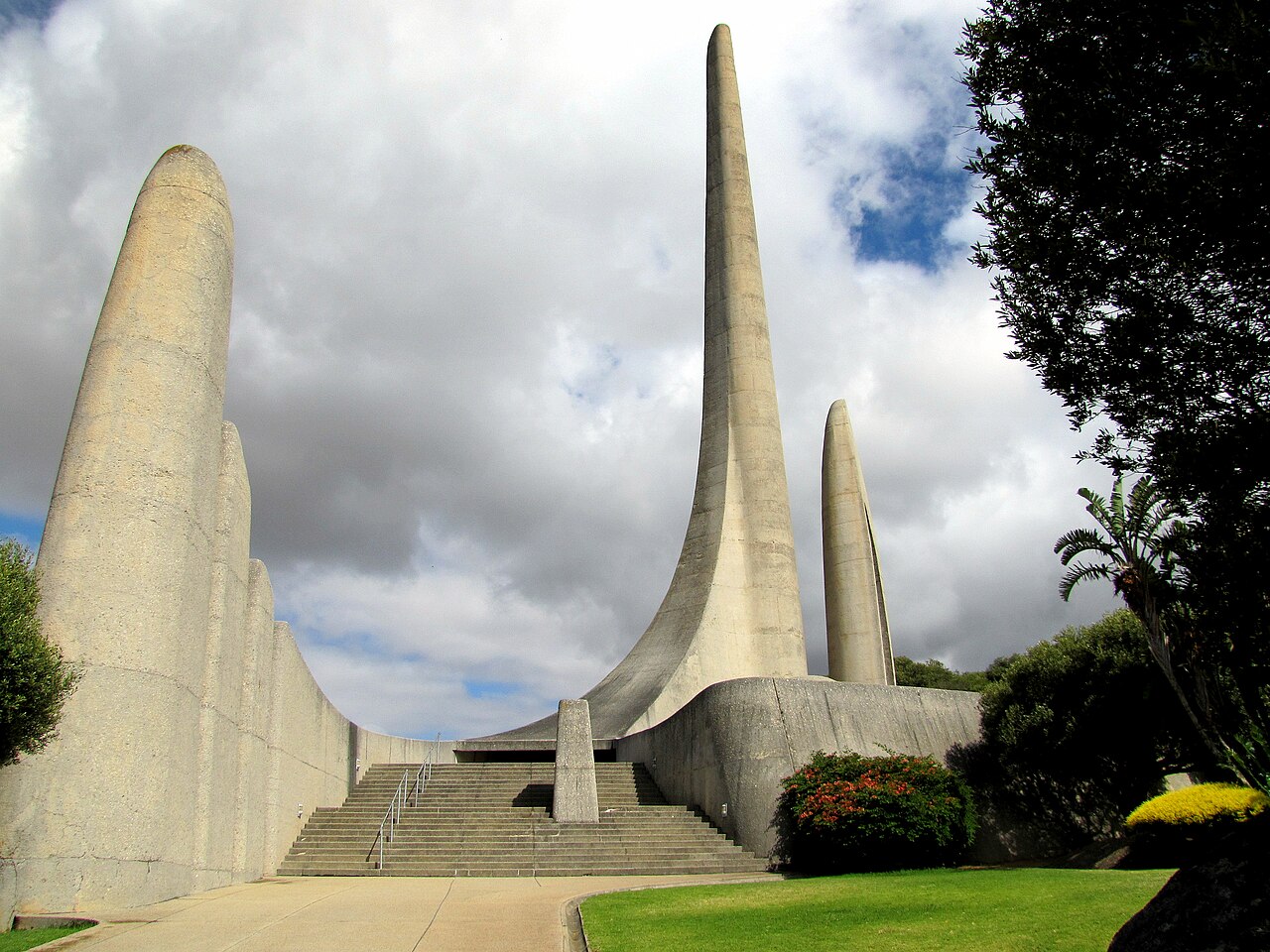 Die Afrikaanse Taalmonument: ‘n Simbool van ‘n Taal se Groei | Letter ...