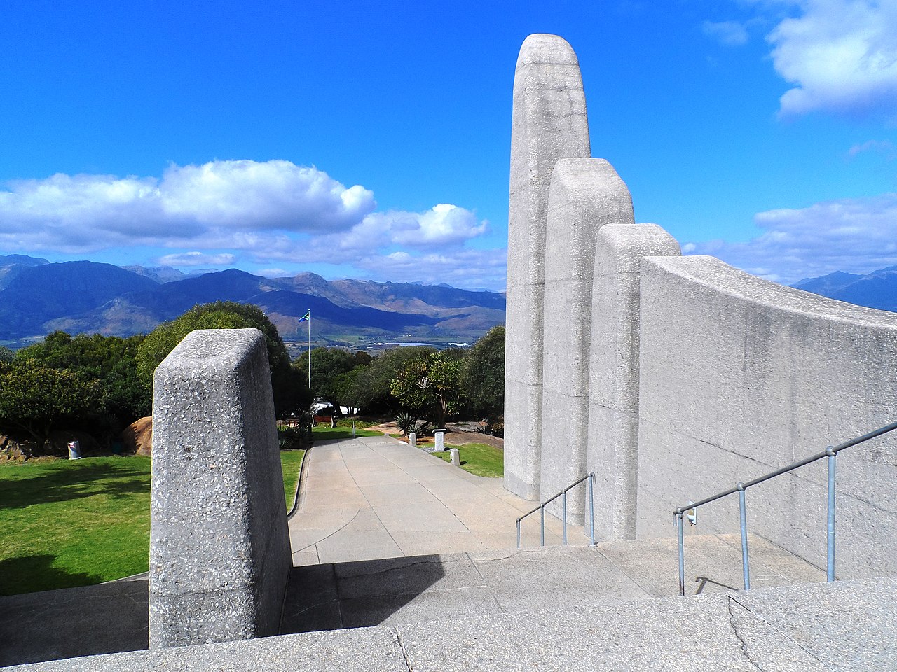 Die Afrikaanse Taalmonument: ‘n Simbool van ‘n Taal se Groei | Letter ...